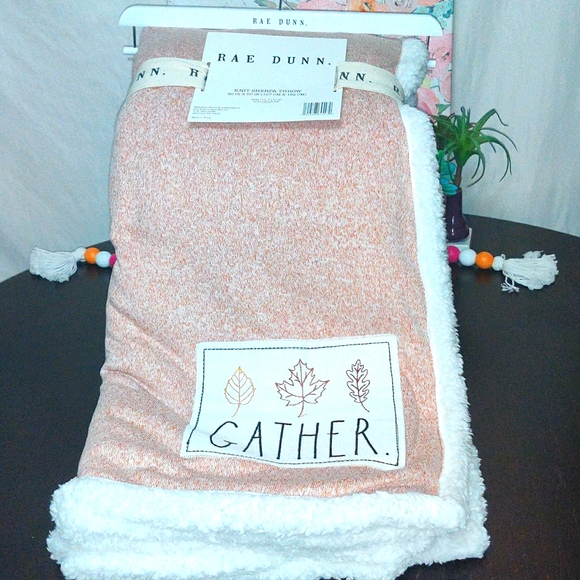 Rae Dunn | Bedding | Rae Dunn Gather Knit Sherpa Patch Throw | Poshmark